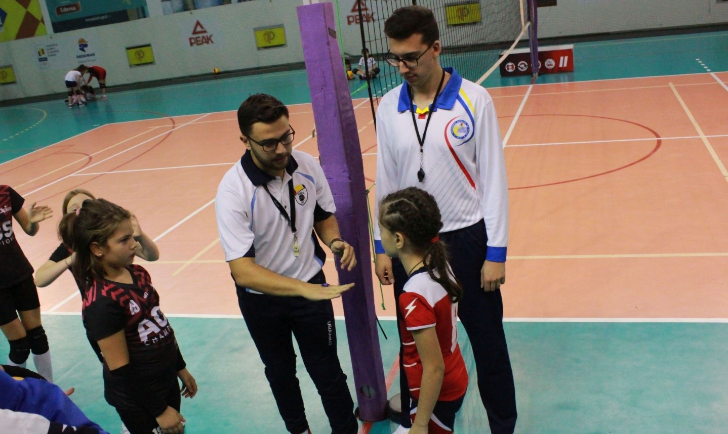 Kids Volleyball. FRVolei’s project for smart and strong children ...